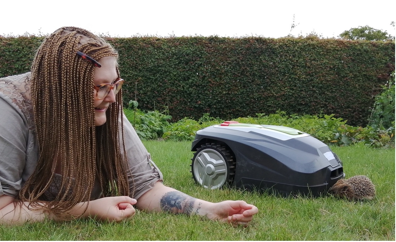 New research: Product features of robotic lawn mowers determine danger ...